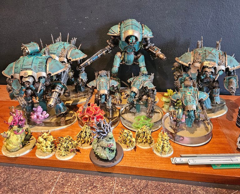 Chaos Knights (Infernal Lance) vs. Imperial Knights (Noble Lance ...